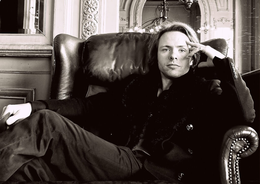 Martin Romberg - Train Bleu2 » World Wide Kitsch